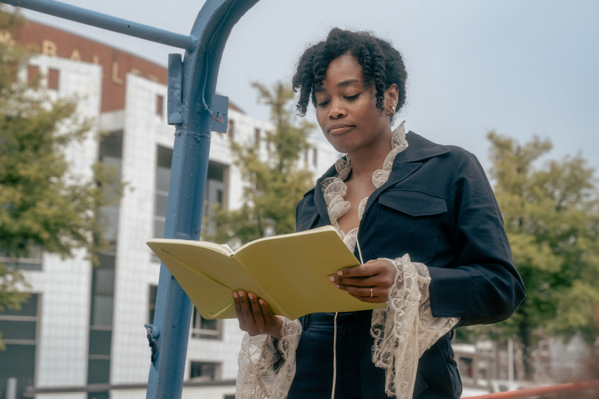 The Spirit of Amsterdam: Julia-Beth Harris Thrills in 'Where The Clouds ...